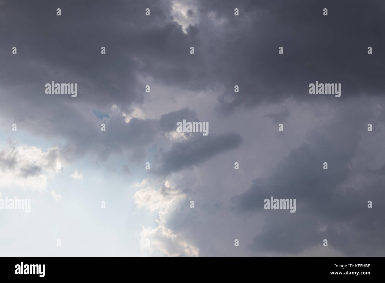 Dramatic sky with heavy clouds Stock Photo - Alamy