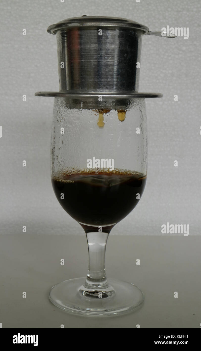 Making coffee with Vietnamese Drip Stock Photo - Alamy
