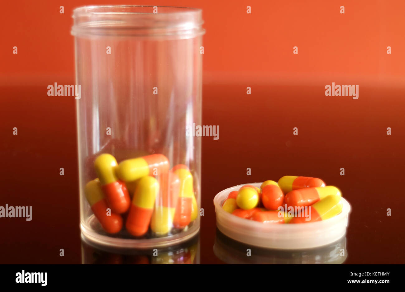 Hard capsule for therapy drug Stock Photo - Alamy