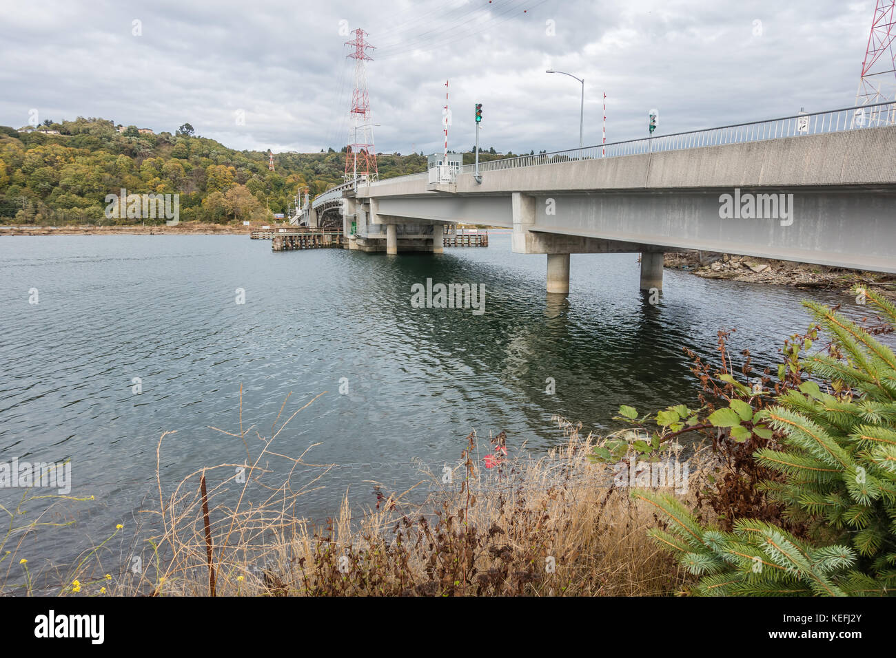 A view of a bridge at the Port of Tacoma Stock Photo - Alamy