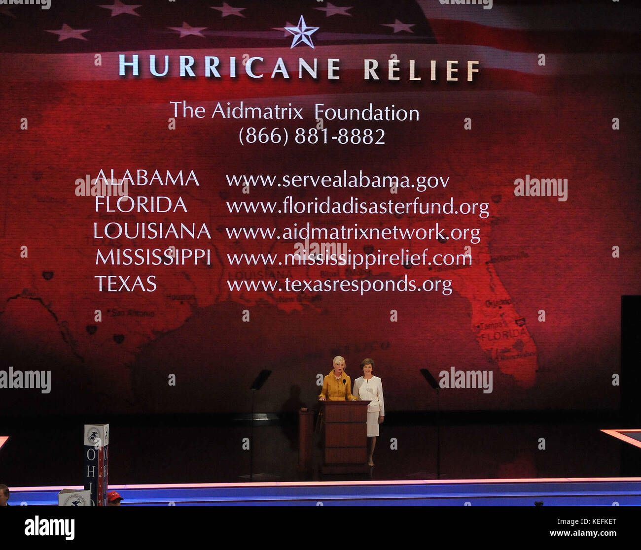 Cindy mccain laura bush hi-res stock photography and images - Alamy