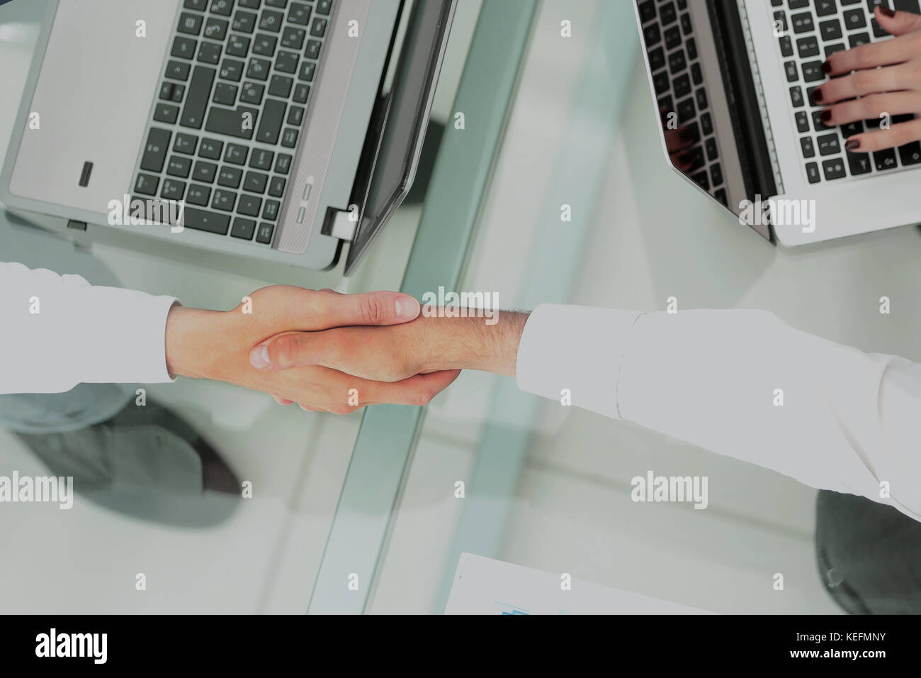 Concept of partnership - handshake of business partners Stock Photo - Alamy