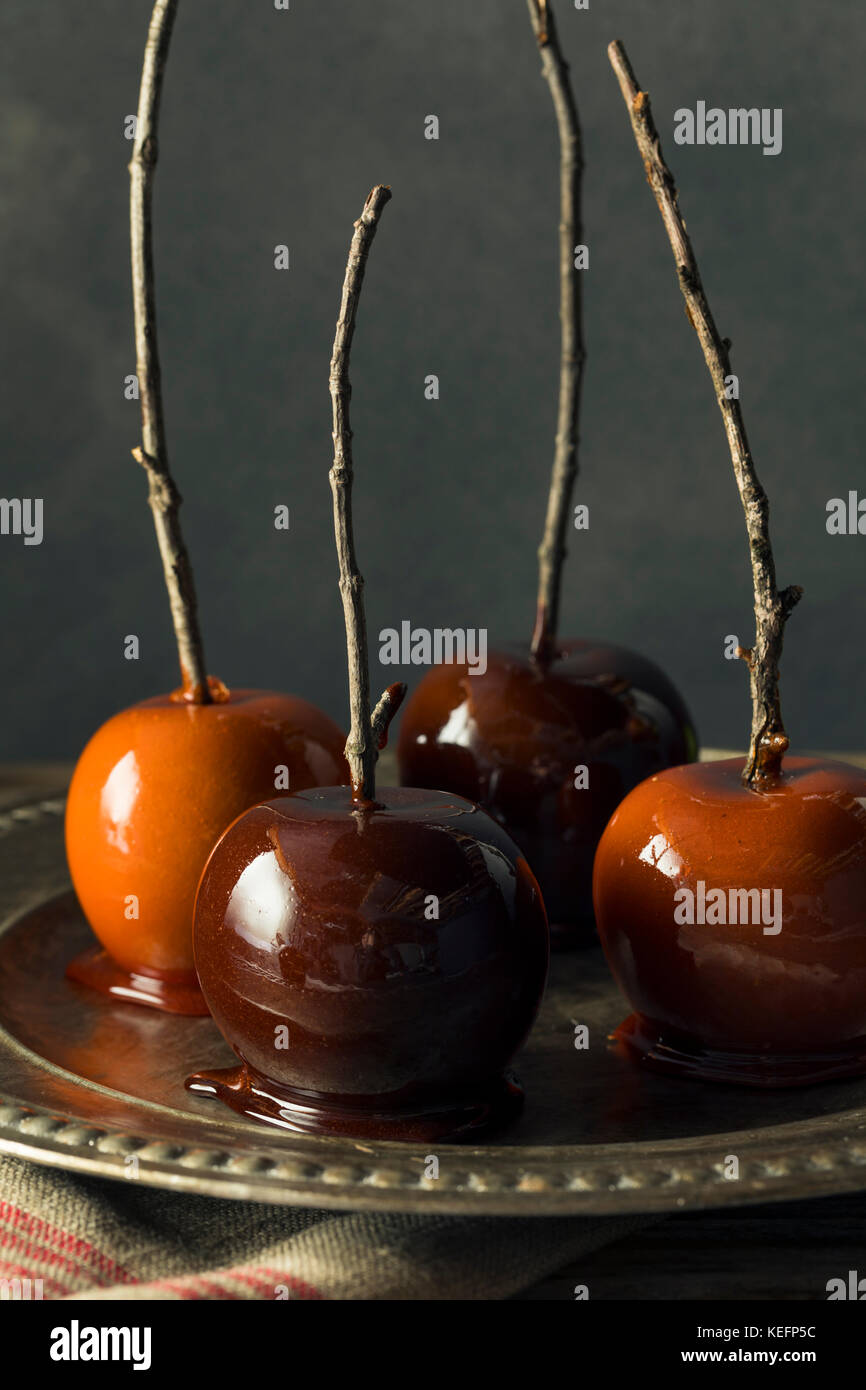 Candy apples hi-res stock photography and images - Alamy