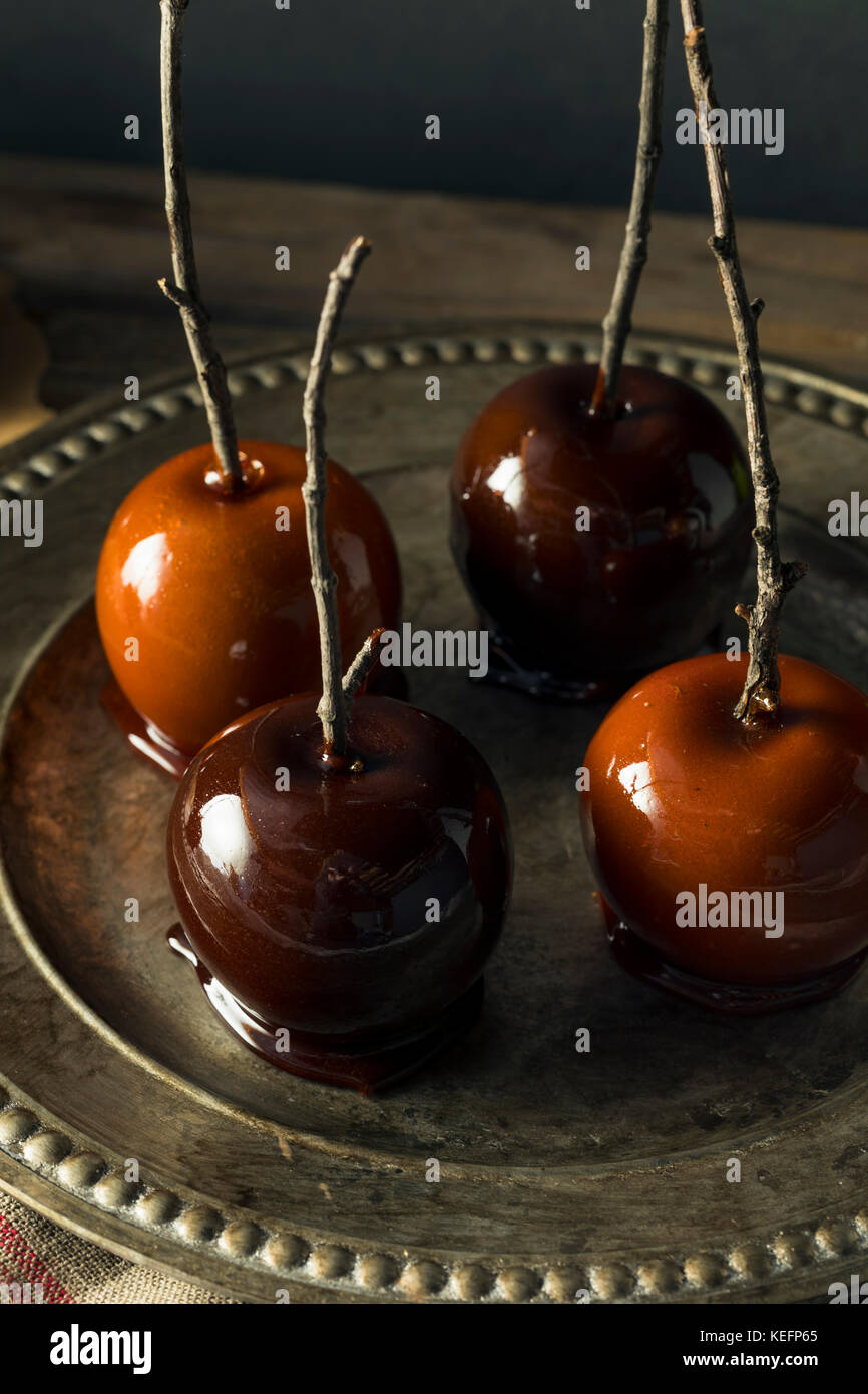 Candy apples hi-res stock photography and images - Alamy