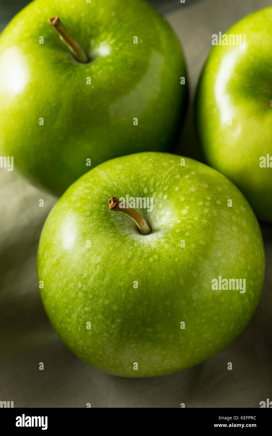 Organic granny smith hi-res stock photography and images - Alamy