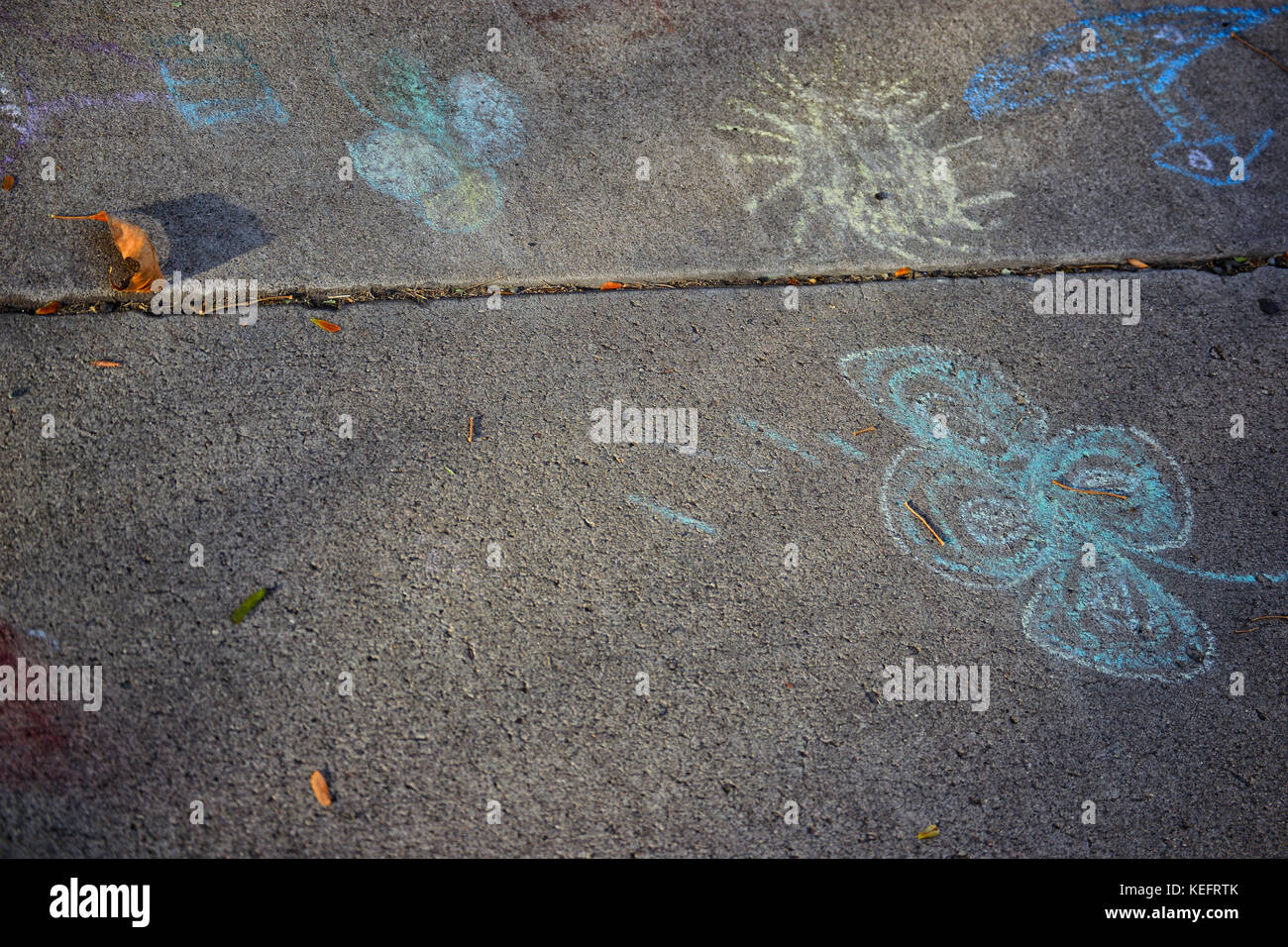 Sidewalk chalk art hi-res stock photography and images - Alamy