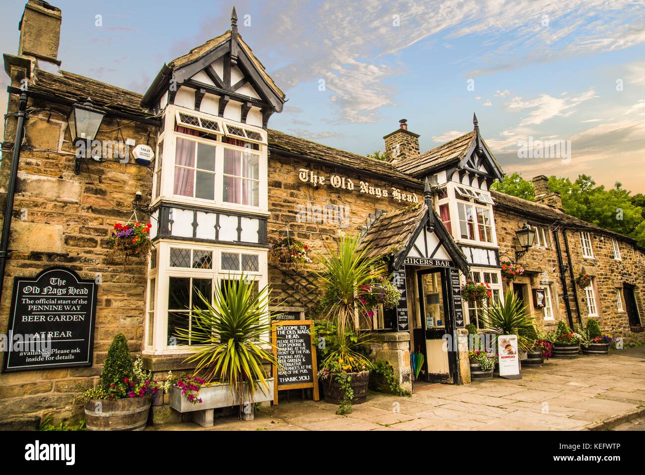 Old nags head edale hi-res stock photography and images - Alamy