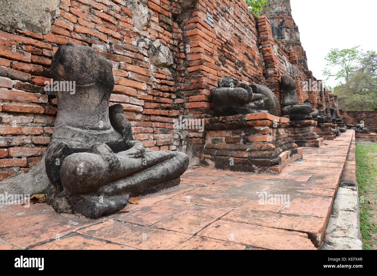 Ruin Buddha statues in Ayudhya, old capital of Thailand Stock Photo - Alamy