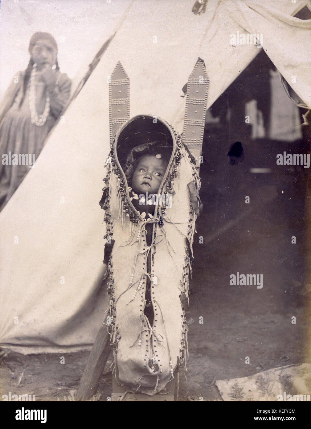 Papoose native american hi-res stock photography and images - Alamy