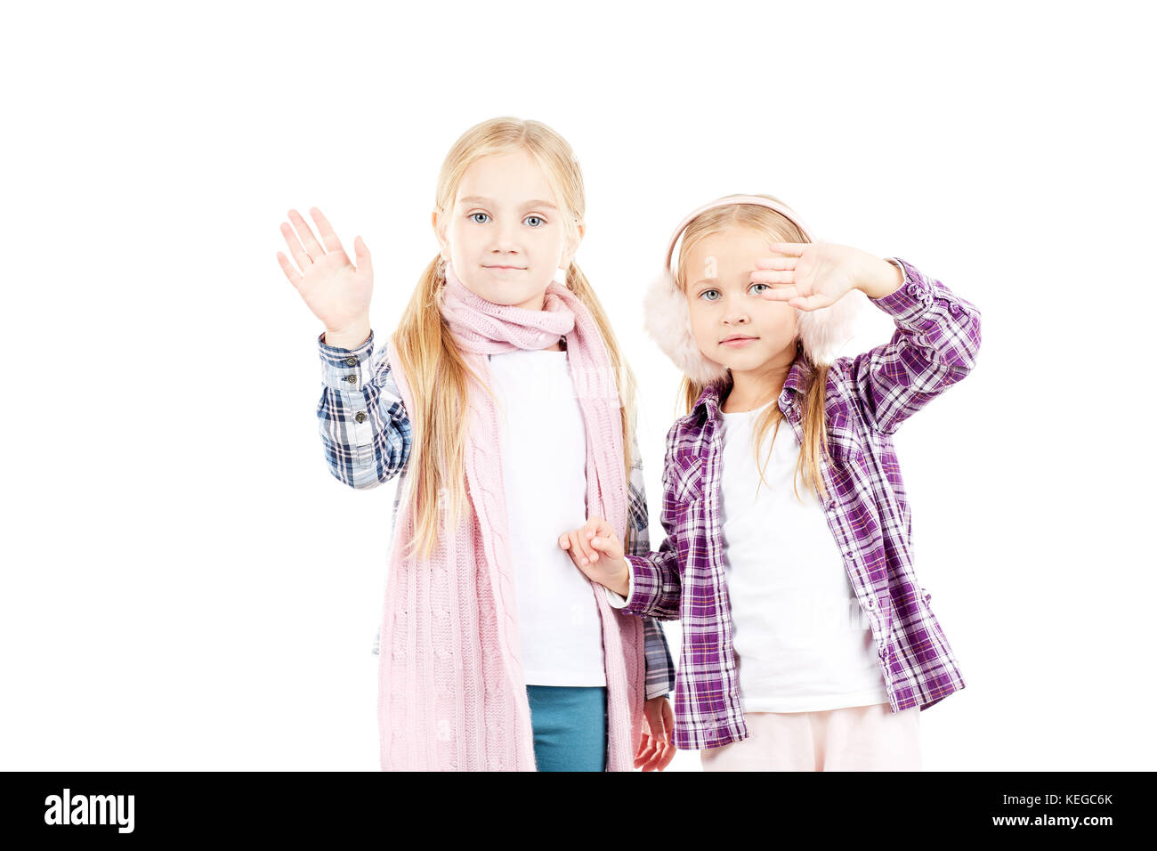 Friends waving goodbye hi-res stock photography and images - Alamy