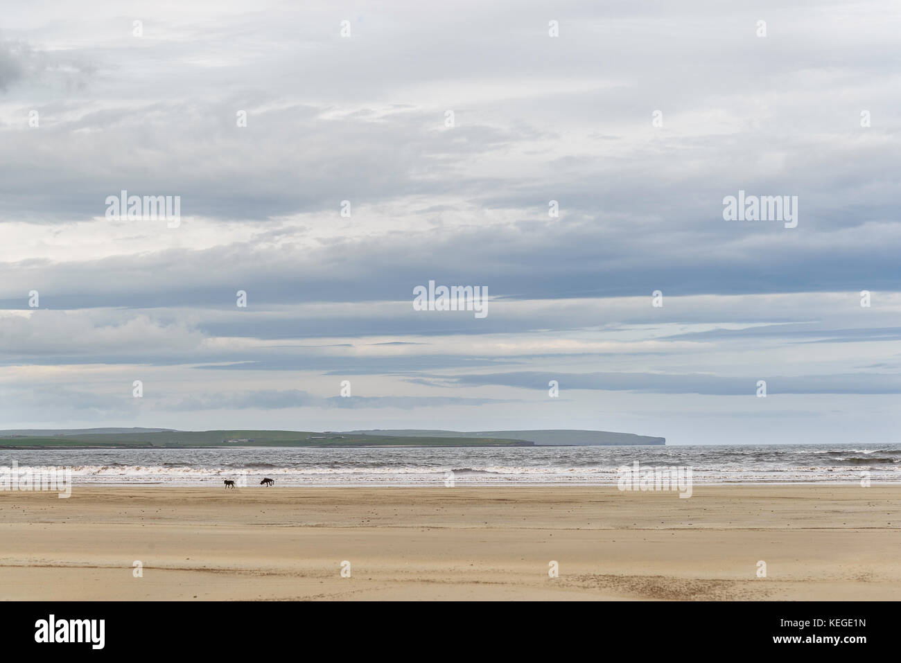 dunnet beach seascapes Stock Photo - Alamy