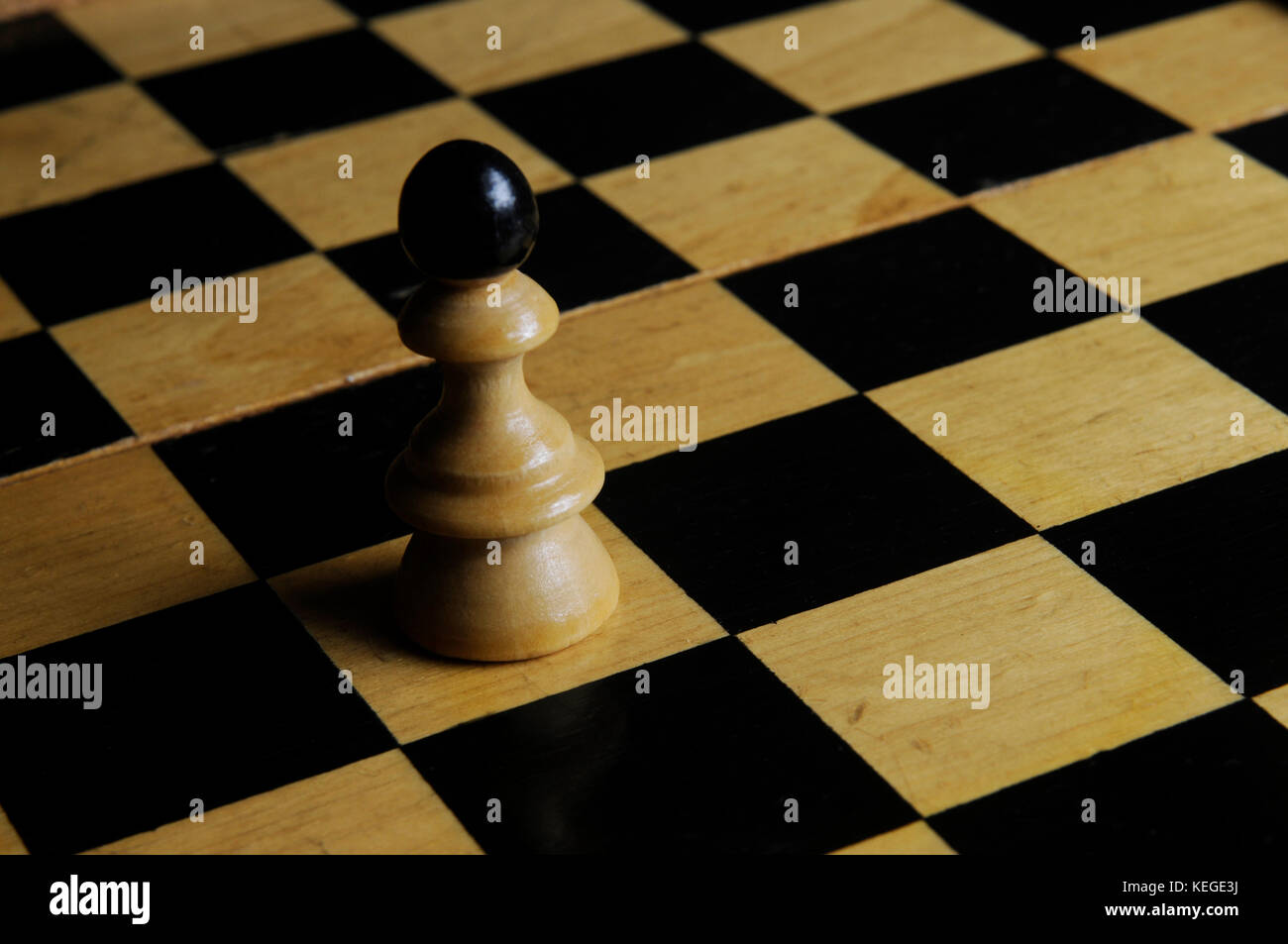 Bishop chess piece hi-res stock photography and images - Alamy
