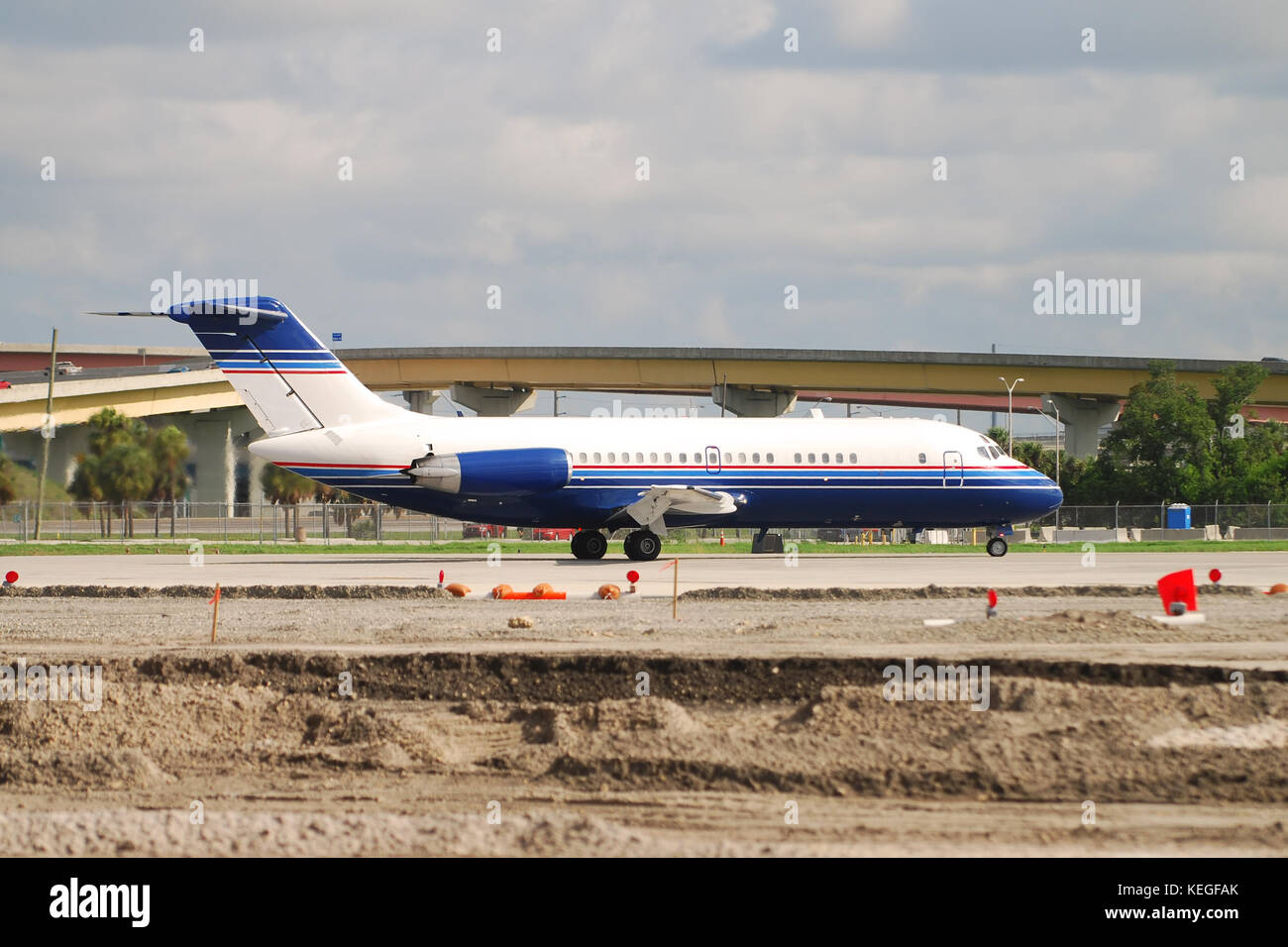 Mcdonnell douglas dc 9 hi-res stock photography and images - Alamy