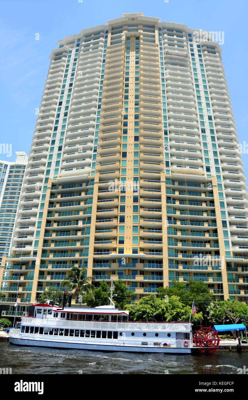 Newly constructed timeshare buildings in Florida Stock Photo - Alamy