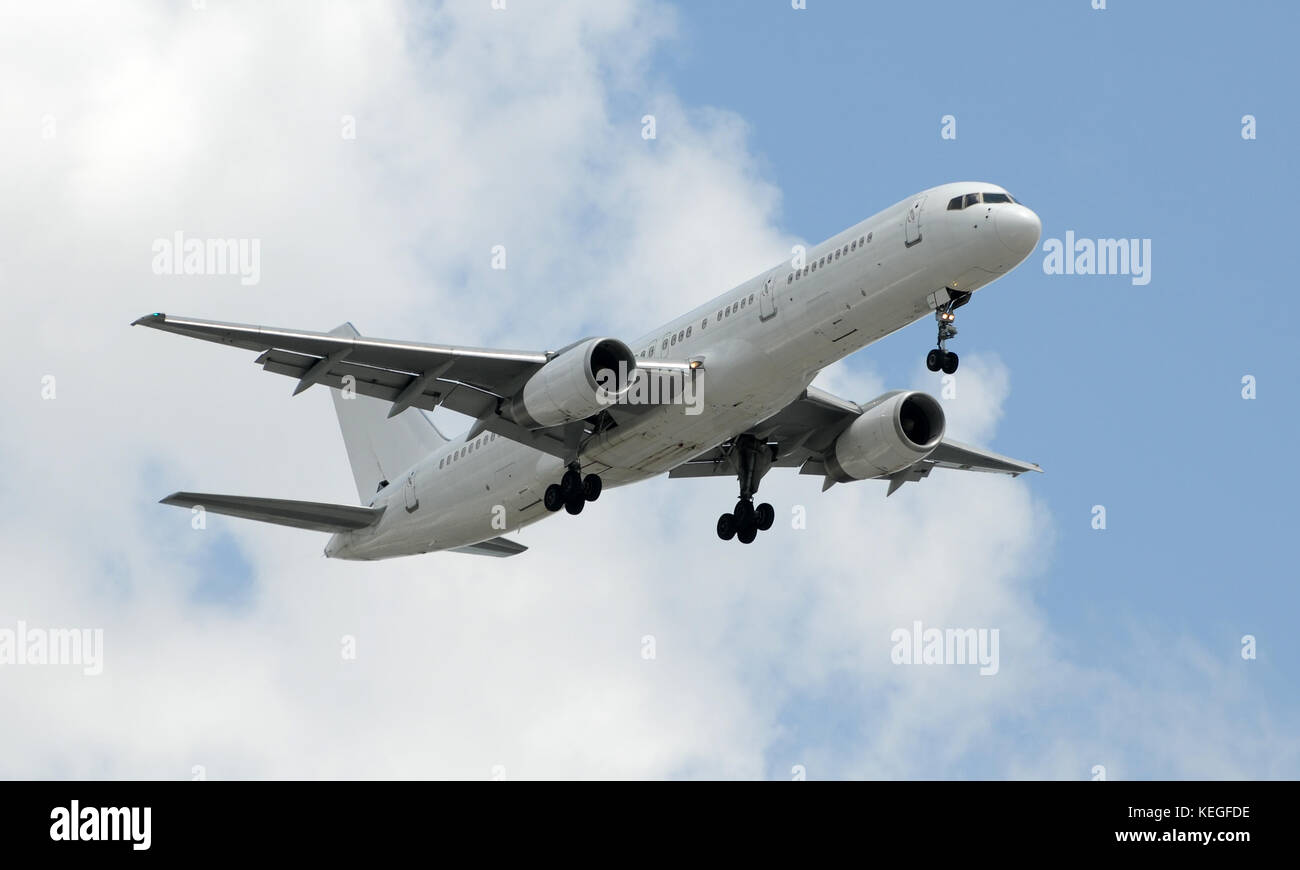 White colored passenger jet Boeing 757 Stock Photo - Alamy