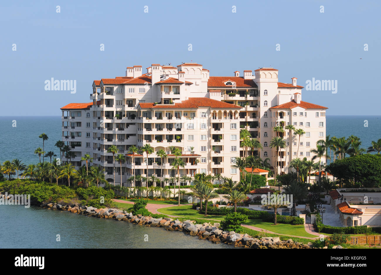 Modern waterfront building with timeshare apartment units Stock Photo ...