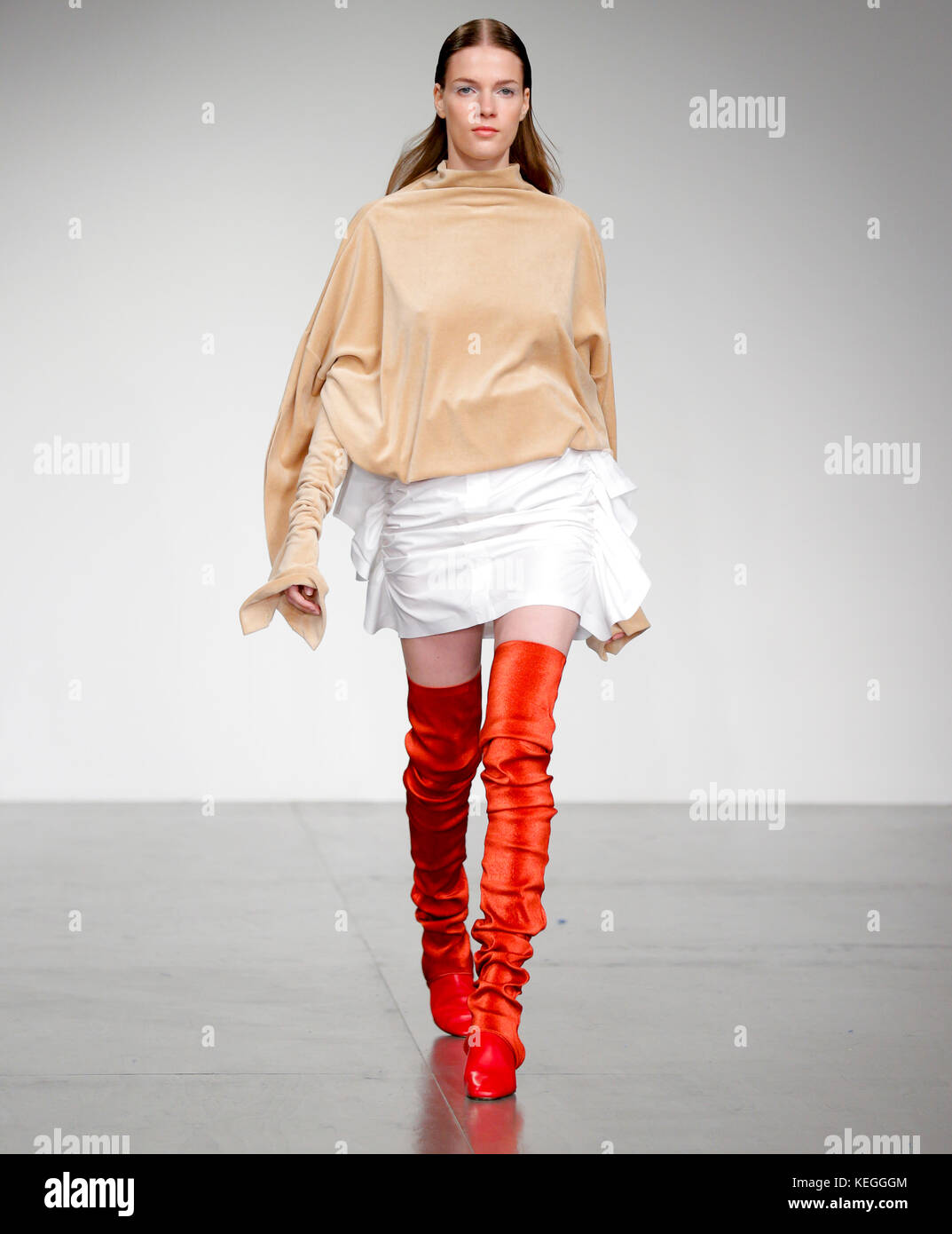 German designer Paula Knorr fashion designer new collection ...