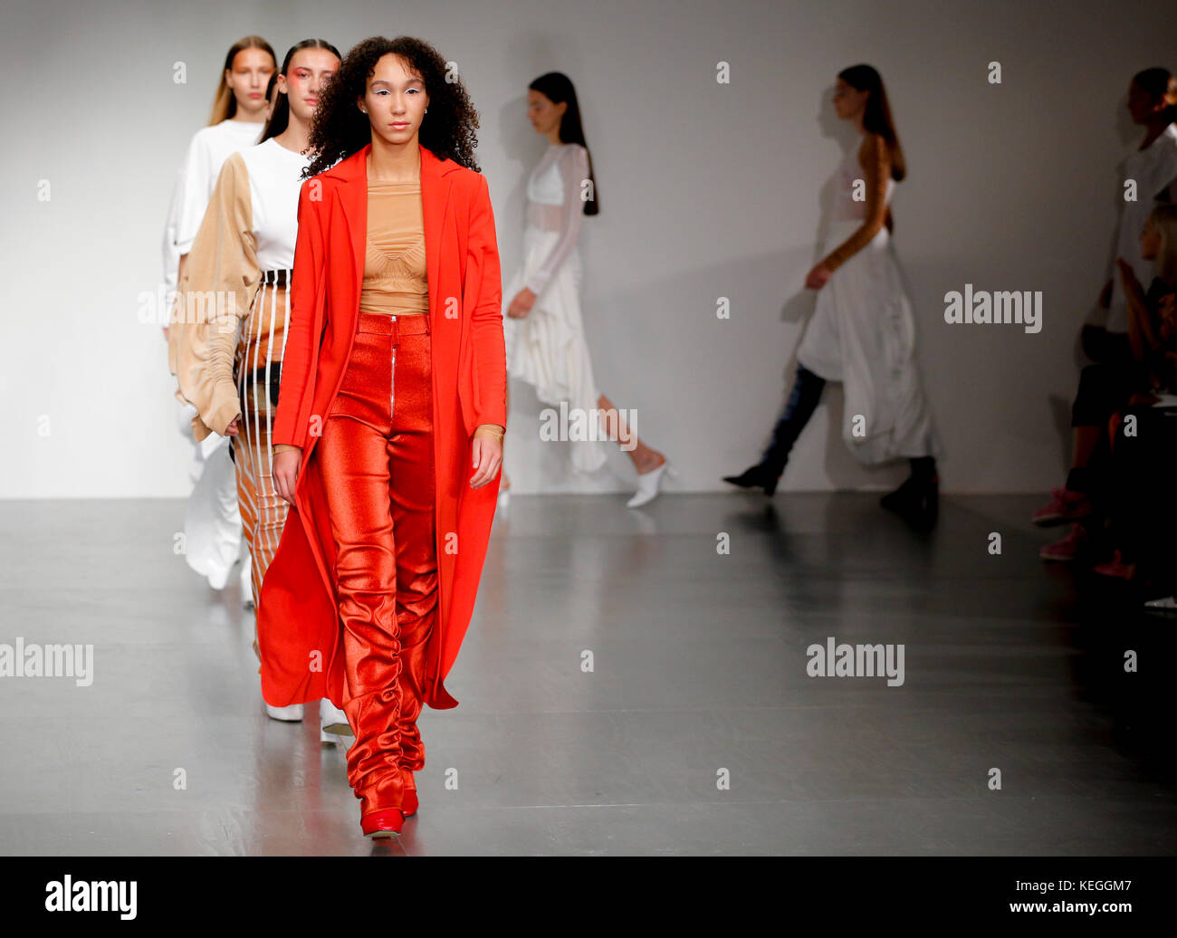 German designer Paula Knorr fashion designer new collection ...