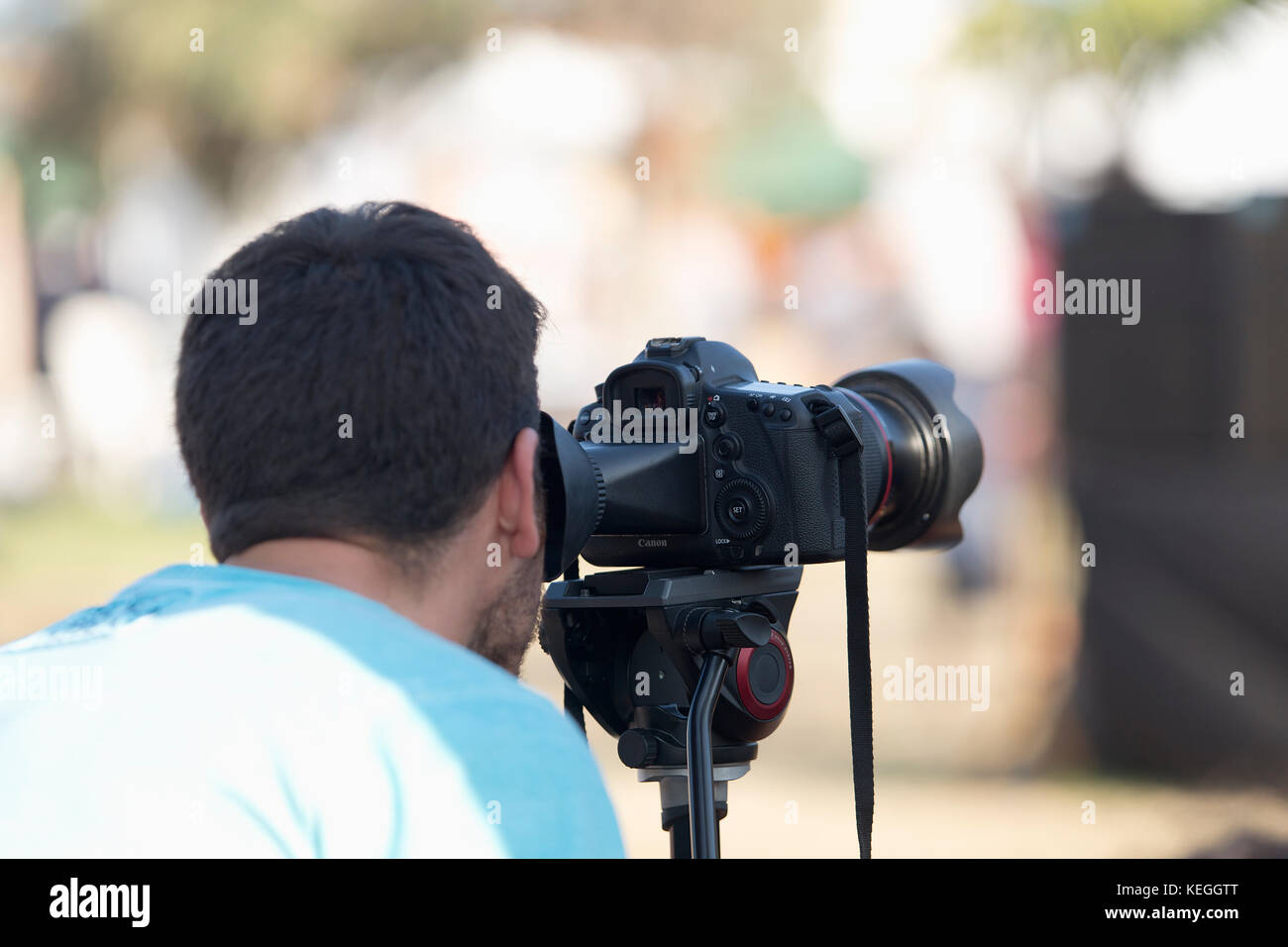 Tv operators hi-res stock photography and images - Alamy