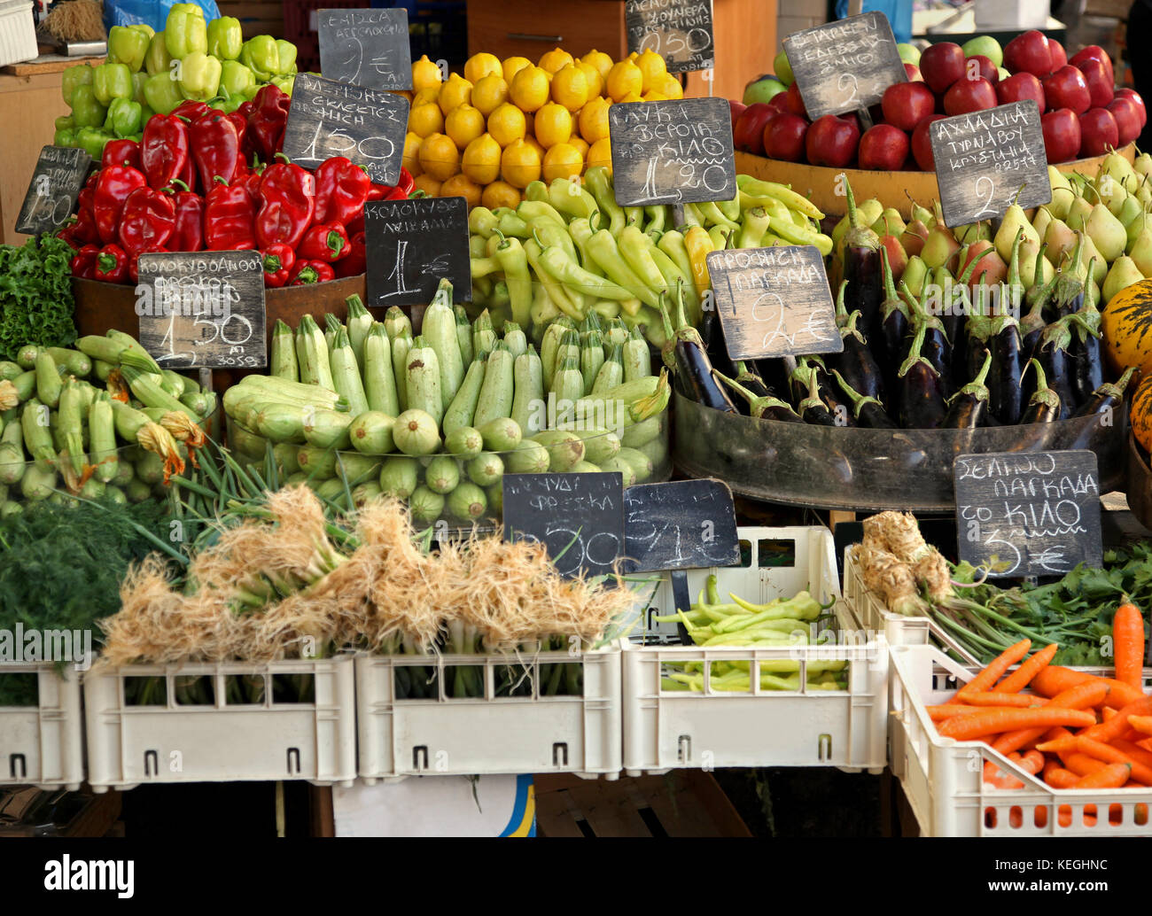 Market stall with fresh organic vegetables piles Stock Photo - Alamy