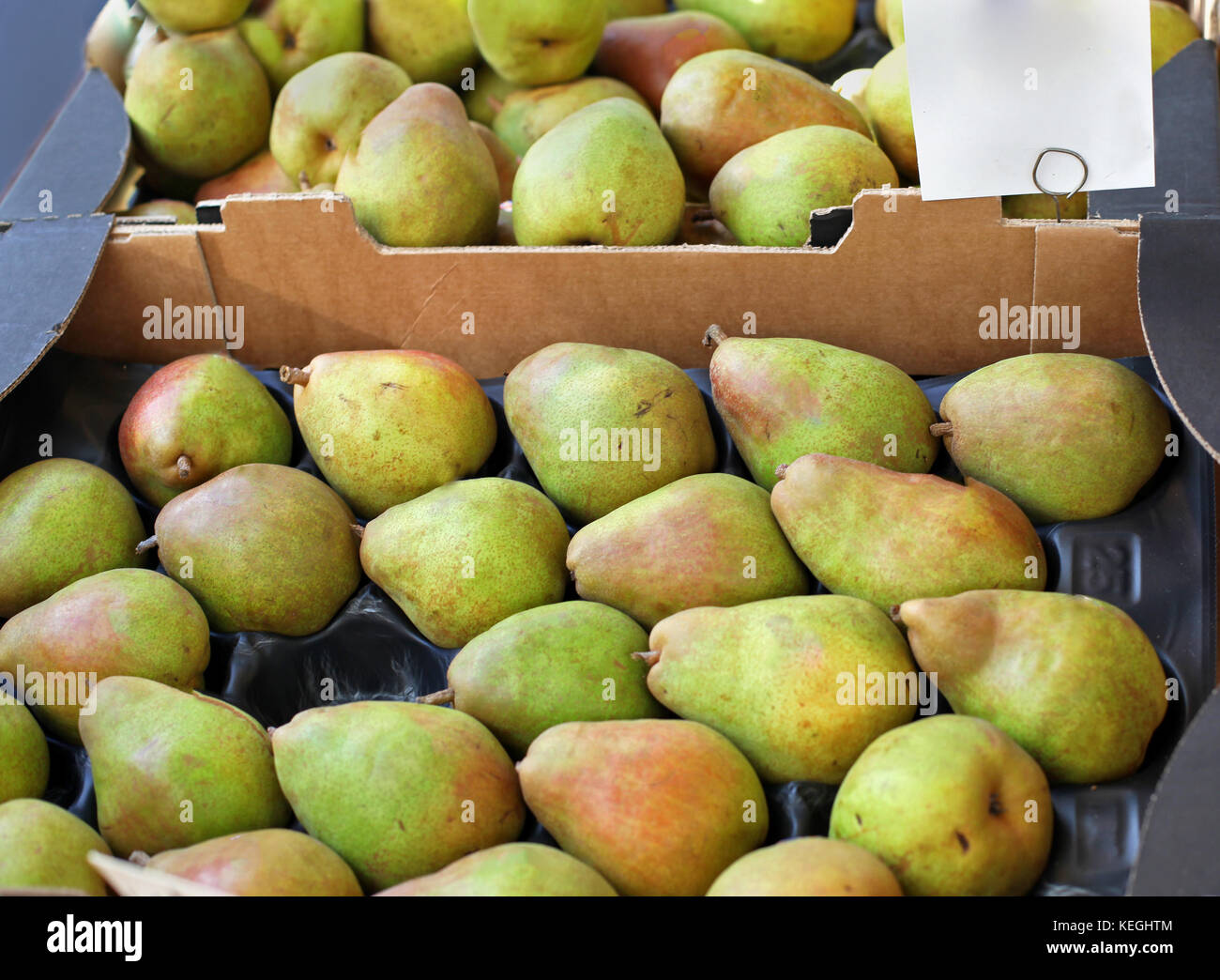 Pears in cardboard hi-res stock photography and images - Alamy