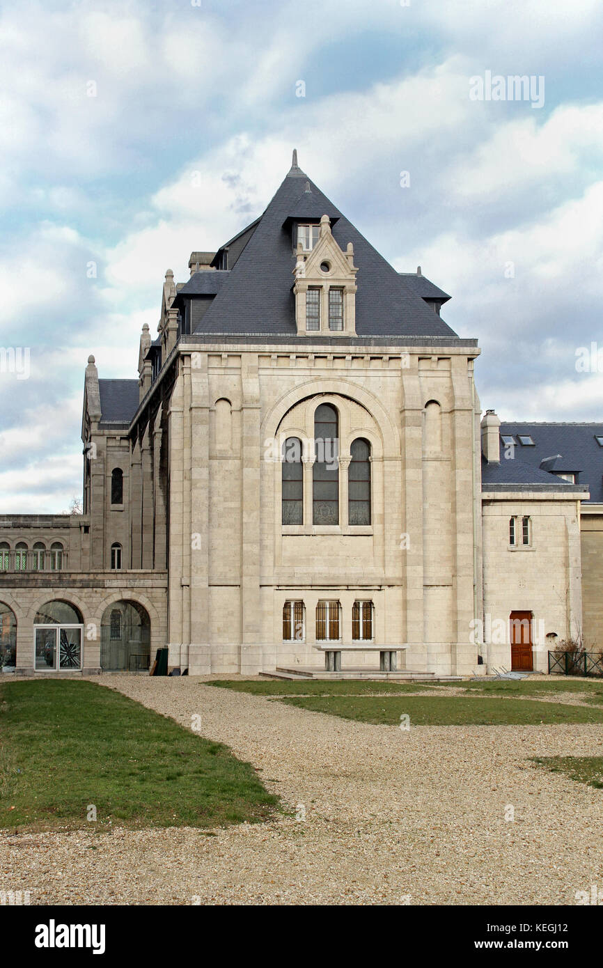 Big old house in rustic exterior with stone path Stock Photo - Alamy