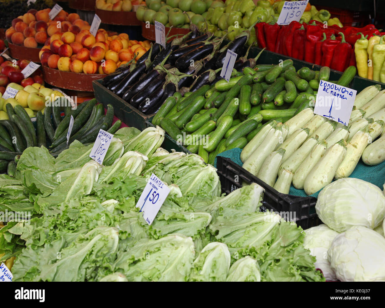 Market stall with fresh organic vegetables and fruits Stock Photo - Alamy
