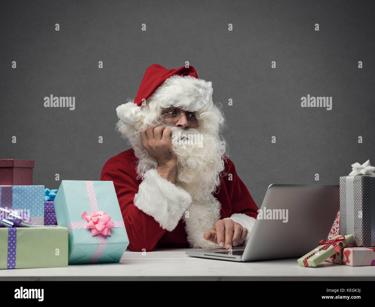 Difficulty connecting to the internet hi-res stock photography and ...