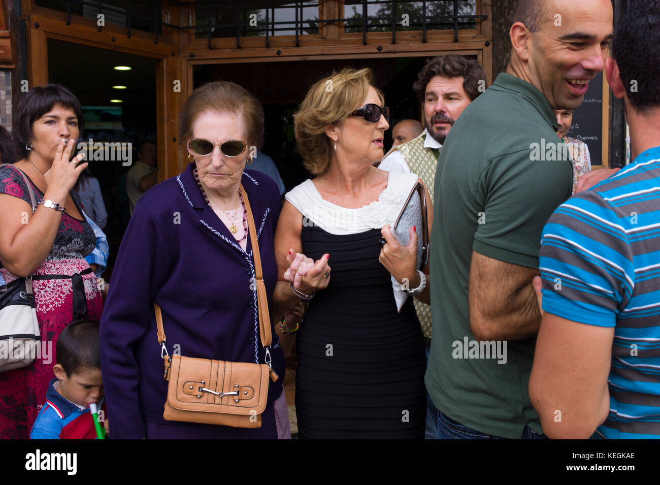 Traditional spanish bar hi-res stock photography and images - Alamy
