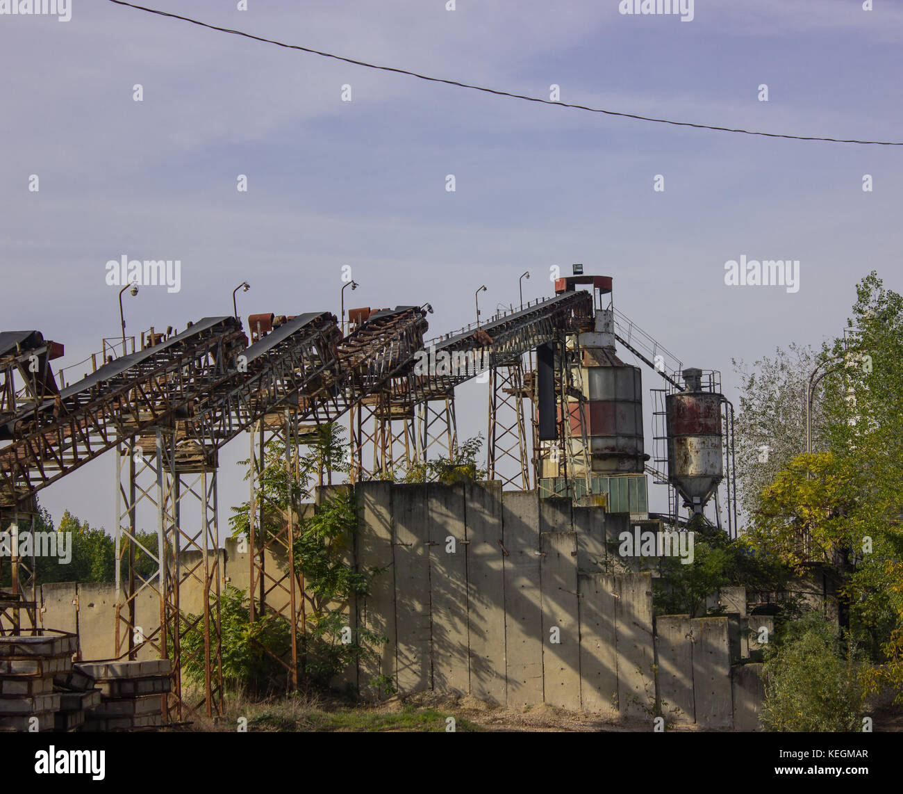 Cement towers hi-res stock photography and images - Alamy