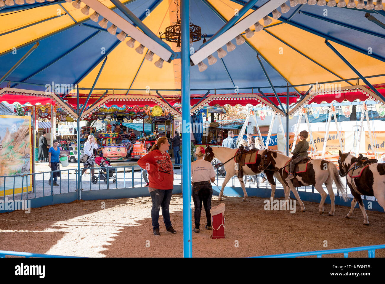 Retro jahrmarkt hi-res stock photography and images - Alamy