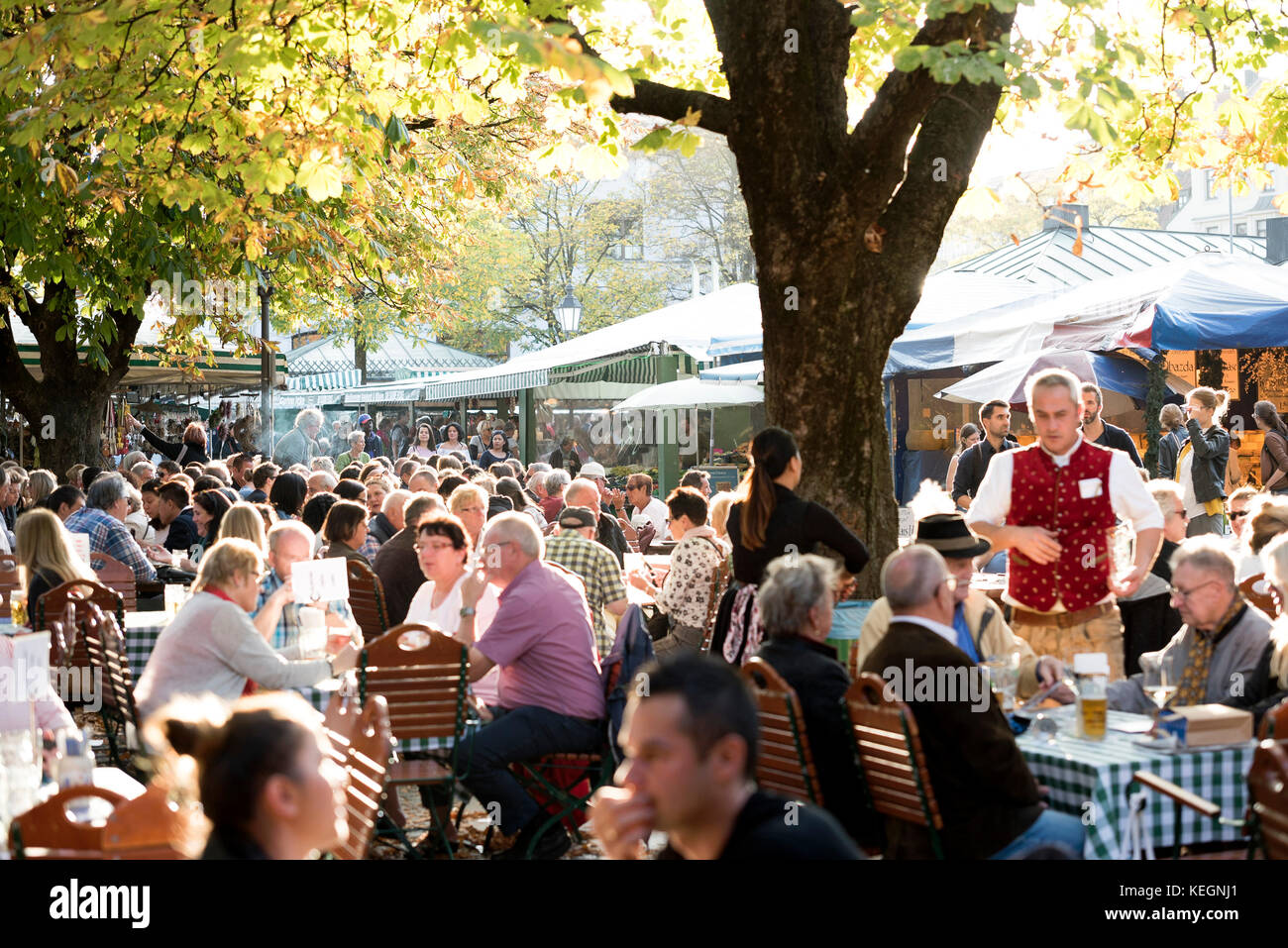 Biergarten - Viktualienmarkt München, Munich, Bavaria, Germany Stock ...