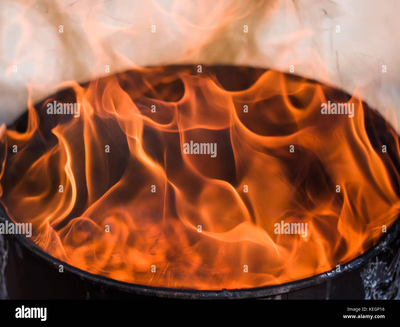 Fire flame black hi-res stock photography and images - Alamy