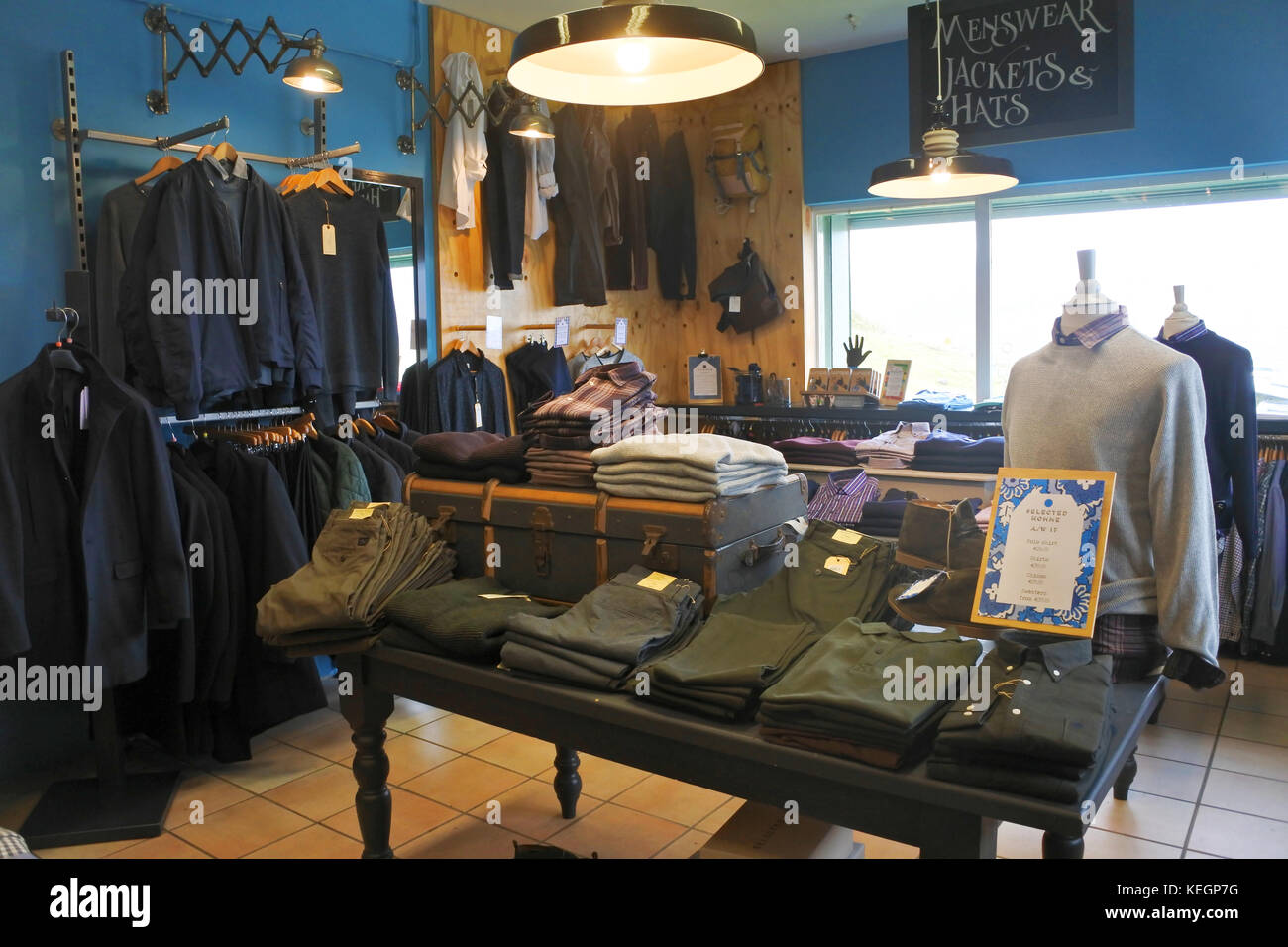 Gap retail shop interior hi-res stock photography and images - Alamy