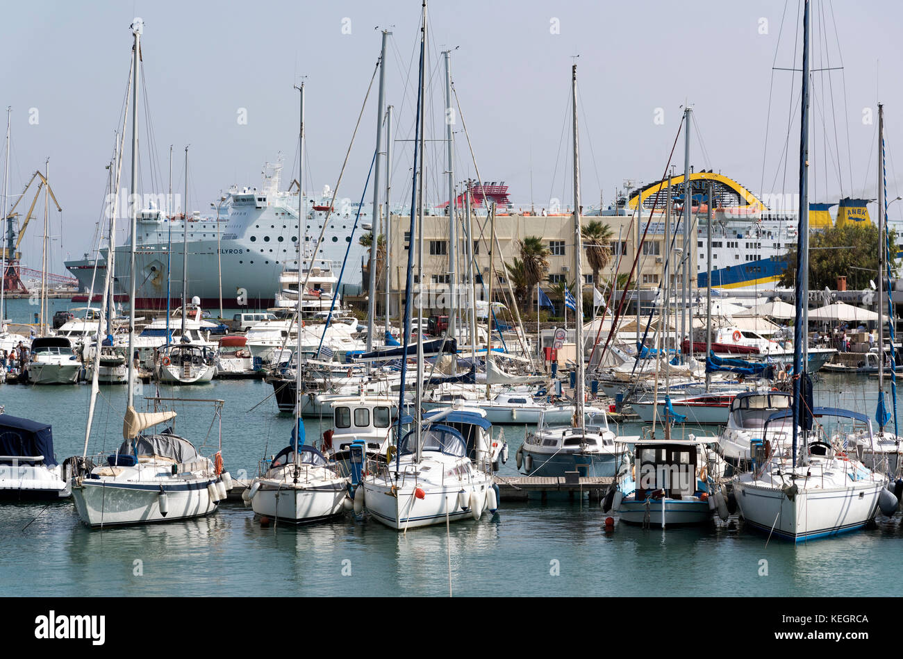 Ferries crete hi-res stock photography and images - Alamy