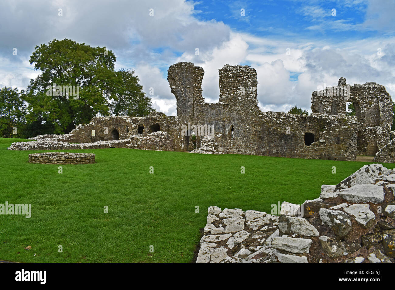 Llansteffan castle hi-res stock photography and images - Alamy