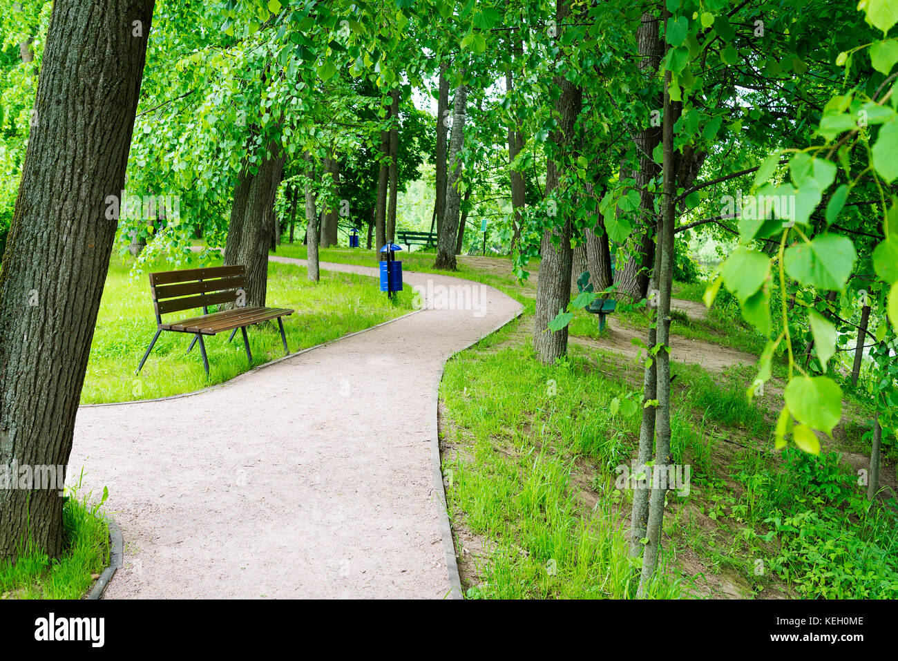 On way peaceful park bench hi-res stock photography and images - Alamy