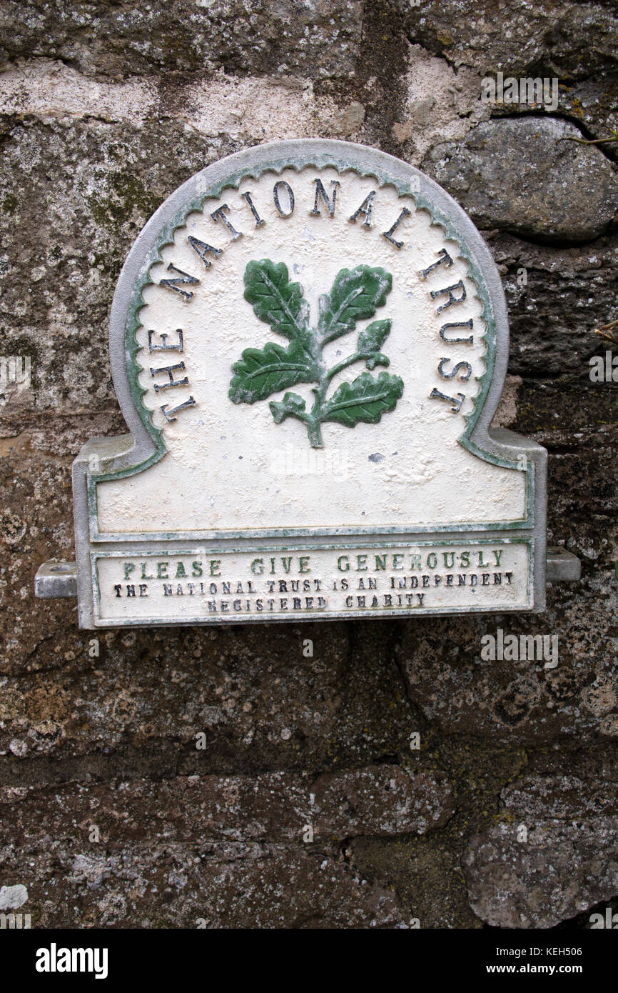 National Trust Emblem High Resolution Stock Photography and Images - Alamy