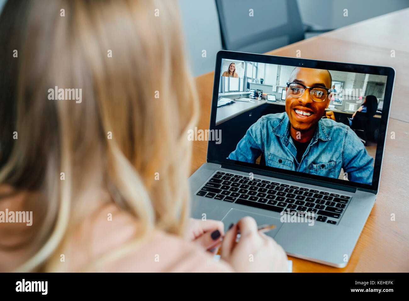 Video conference hi-res stock photography and images - Alamy