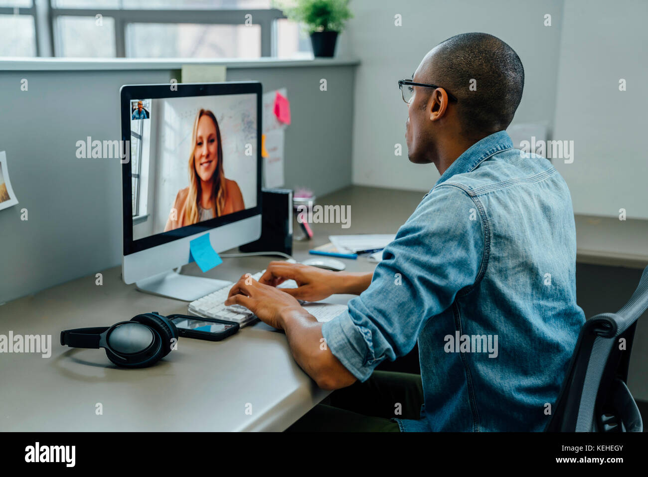 Online video conference business hi-res stock photography and images ...