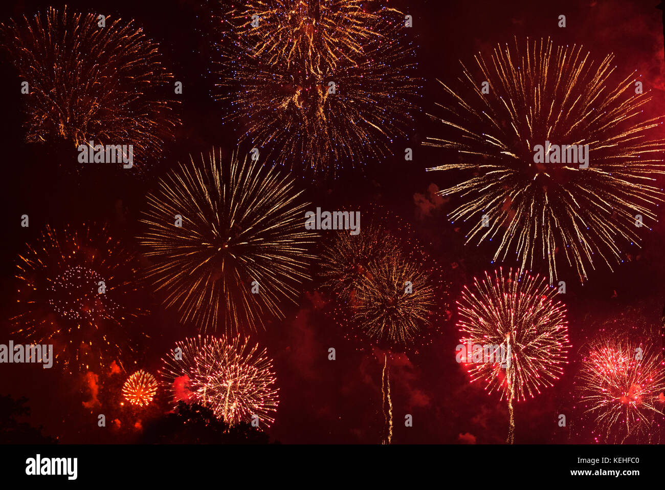 Exploding explosion hi-res stock photography and images - Alamy