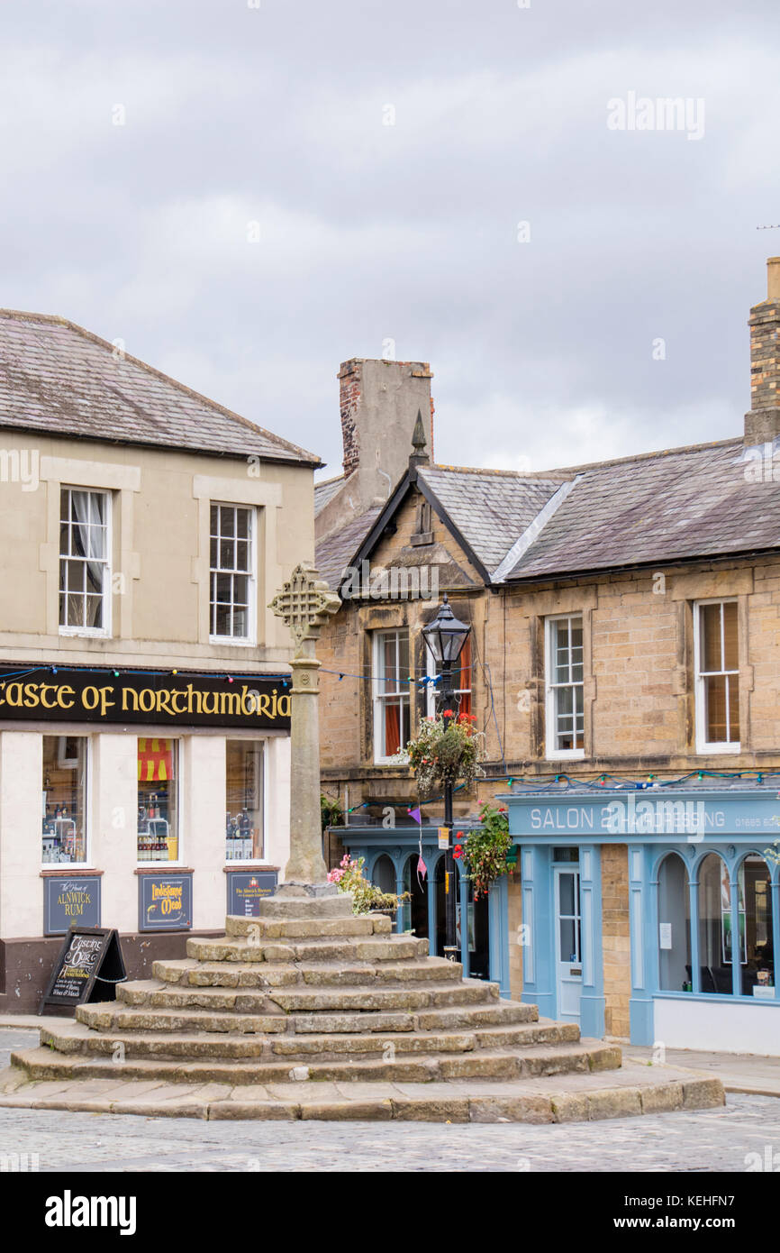 Alnwick Town Centre Stock Photos & Alnwick Town Centre Stock Images - Alamy