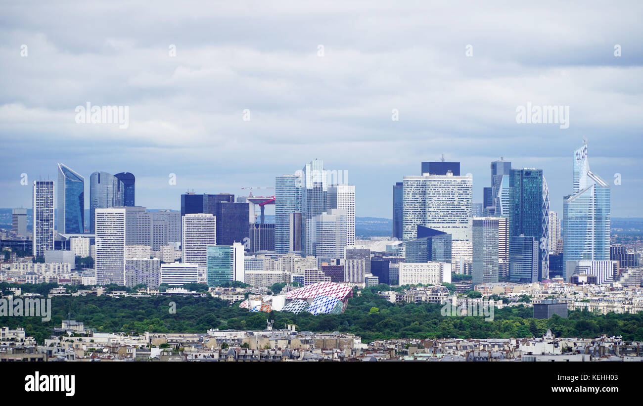 Paris wallpaper hi-res stock photography and images - Alamy