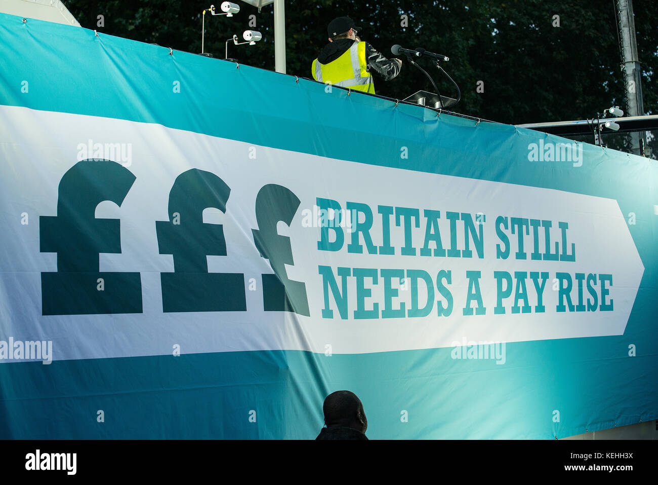 Thousands gather for the Britain Deserves A Pay Rise - End The Pay Cap ...
