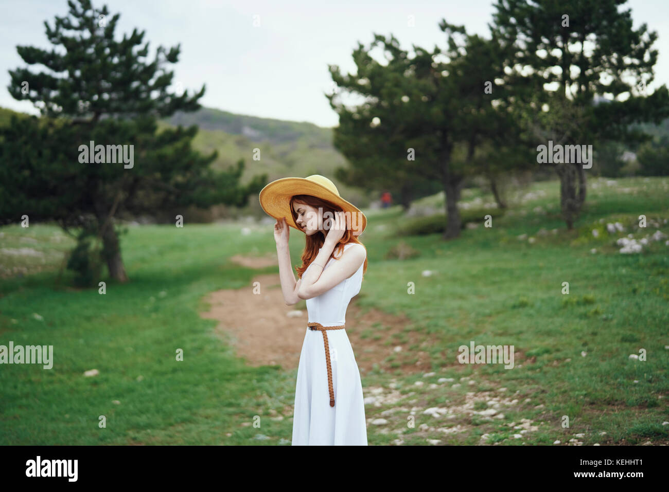 Profile standing hat hi-res stock photography and images - Alamy
