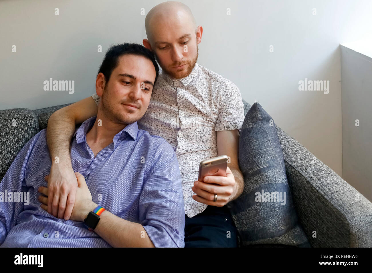 Two hands focus on texting hi-res stock photography and images - Alamy