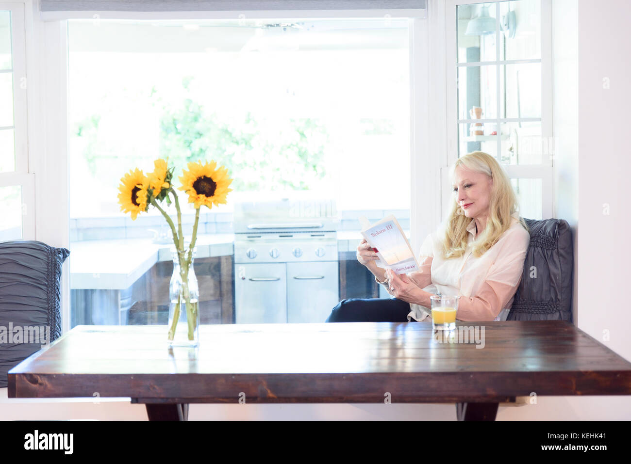 Kitchen book hi-res stock photography and images - Alamy