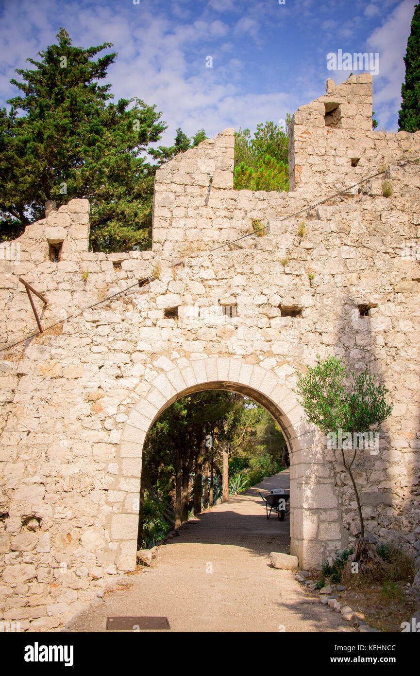 The walking trail down from the Fortica (Spanish Fortress) above Hvar ...