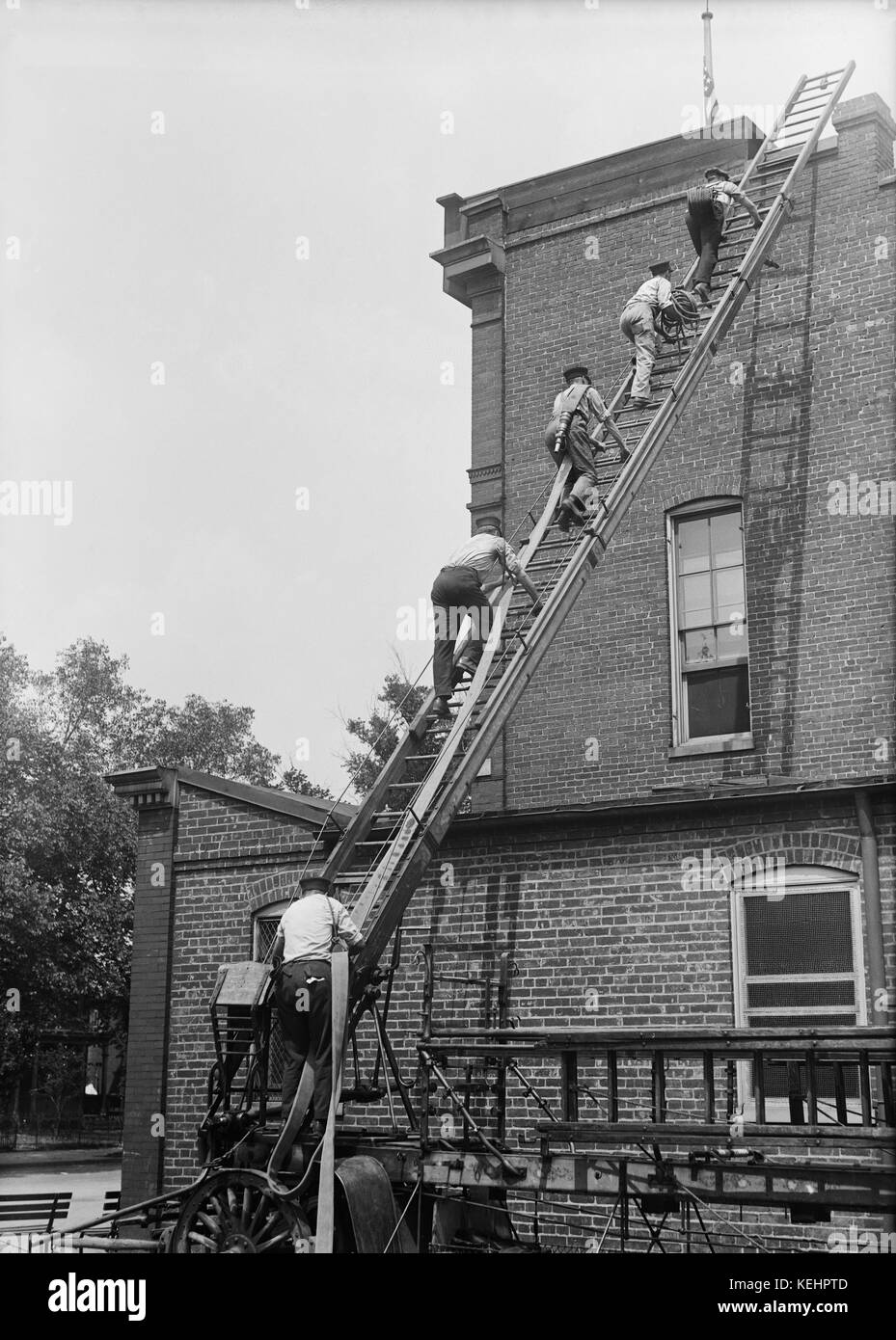 Ladder building dc hi-res stock photography and images - Alamy