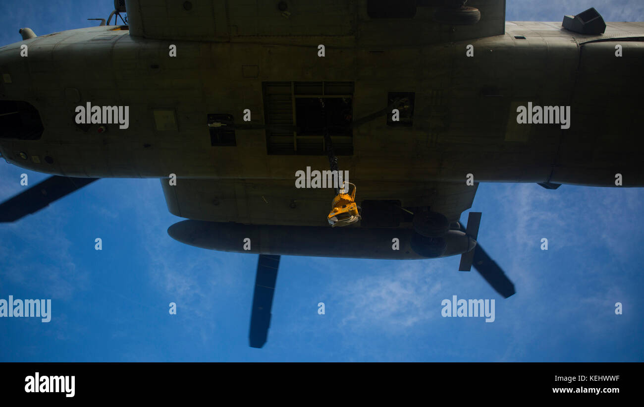 Cargo operations hi-res stock photography and images - Alamy